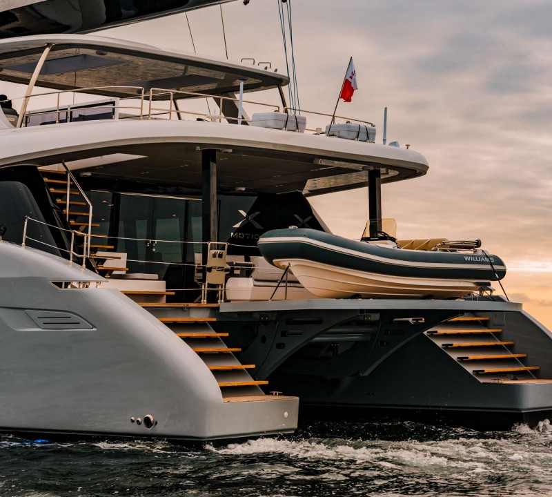 Yacht XMOTION, Sunreef | CHARTERWORLD Luxury Superyacht Charters